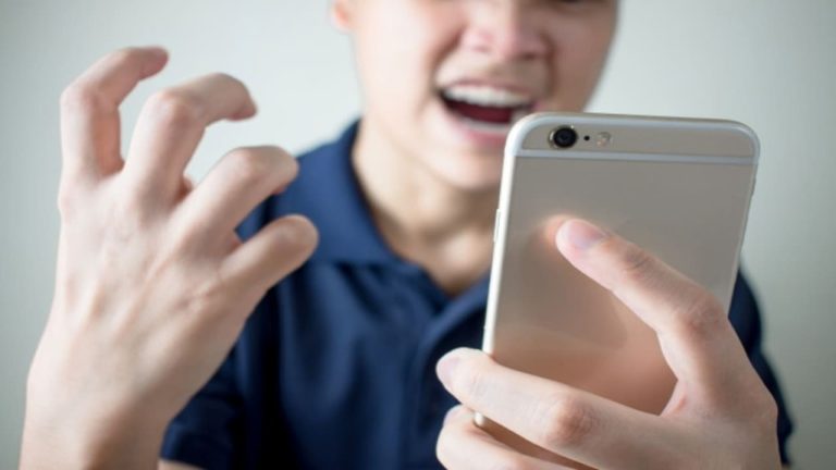 How To Troubleshoot a Smartphone Problem